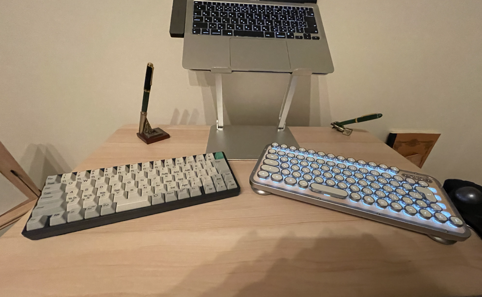 HHKB2台で最強の左右分離キーボードをつくってみた！やり方とメリットを解説｜マネーキャット