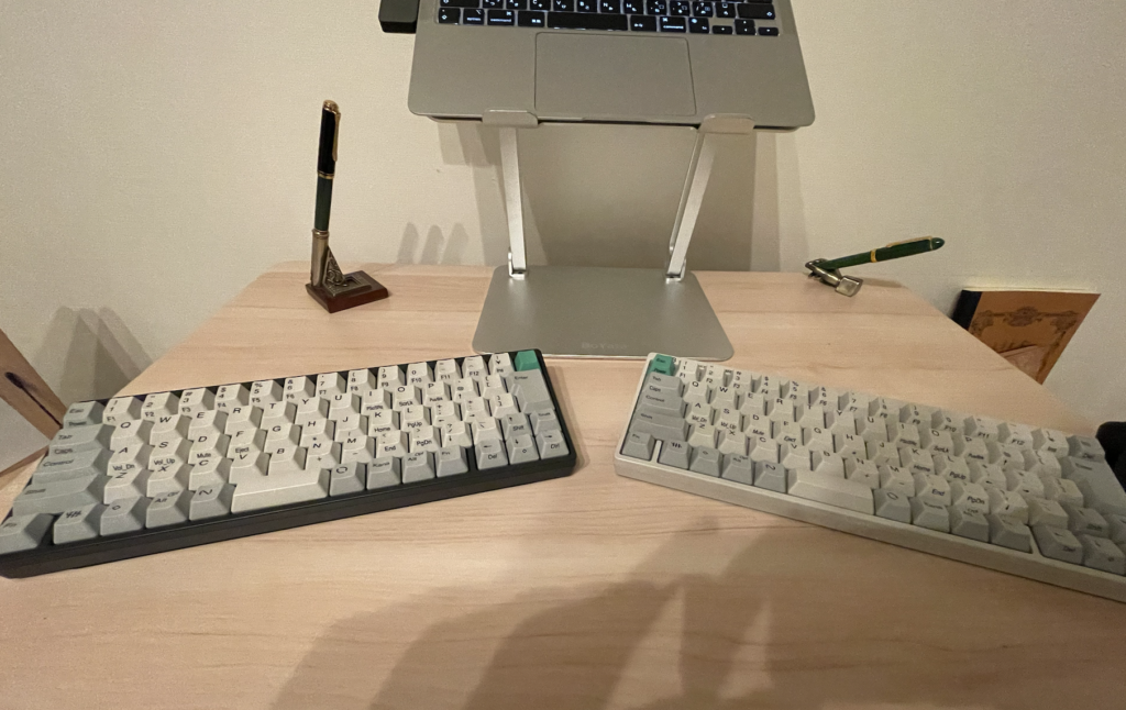 HHKB2台で最強の左右分離キーボードをつくってみた！やり方とメリットを解説｜マネーキャット