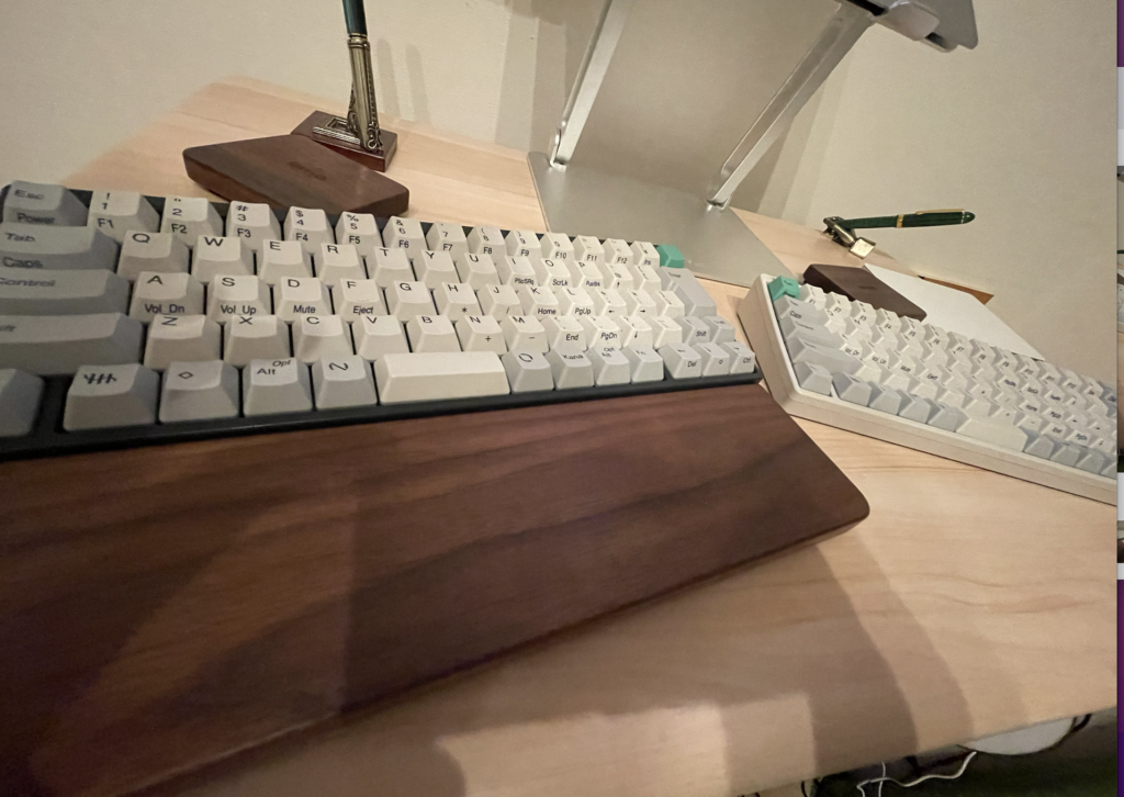 HHKB2台で最強の左右分離キーボードをつくってみた！やり方とメリットを解説｜マネーキャット